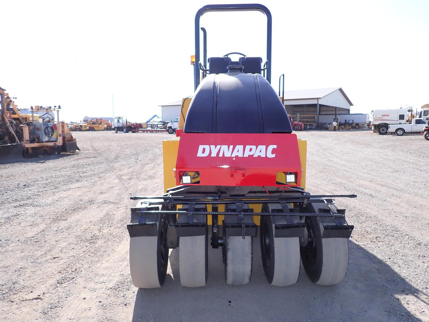 COMPACTADOR NEUMATICO DYNAPAC CP132 - Venta de Maquinaria Wiebe